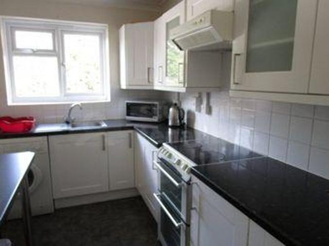 4 Bedrooms Flat for rent in Penrhyn Gardens, Kingston, Greater London KT1