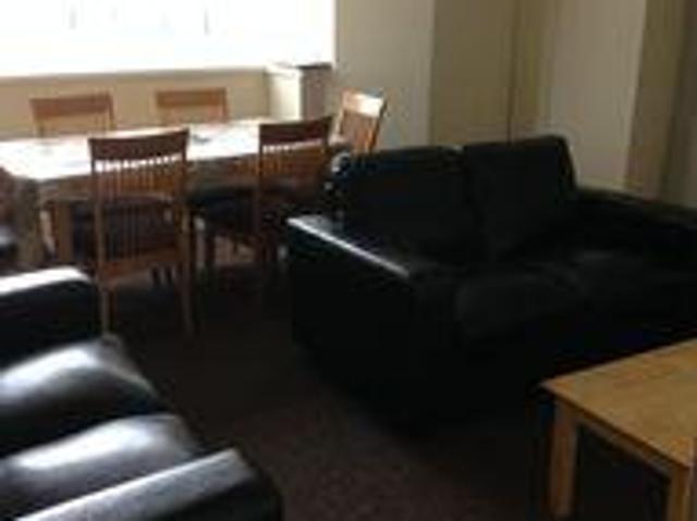 4 Bedrooms Flat for rent in Phillips Parade, Swansea SA1