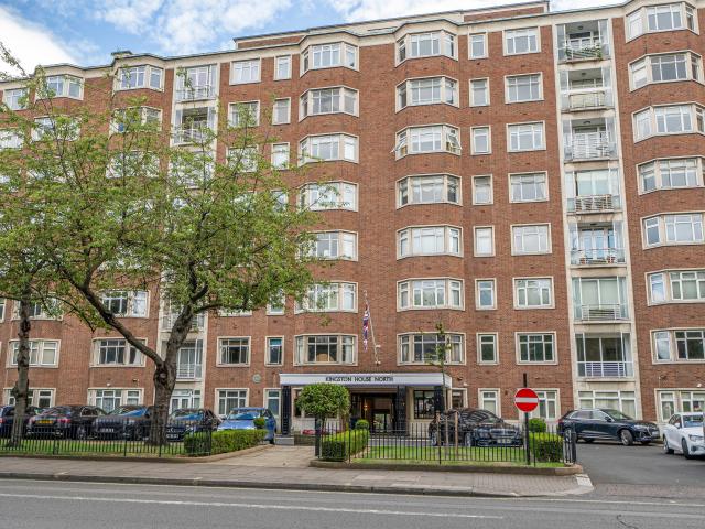 4 Bedrooms Flat for Rent in Princes Gate | Foxtons