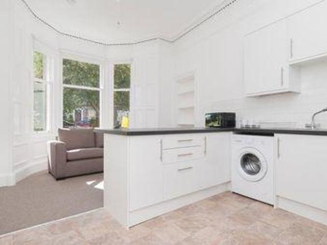 4 Bedrooms Flat for rent in Roseneath Place, Edinburgh EH9