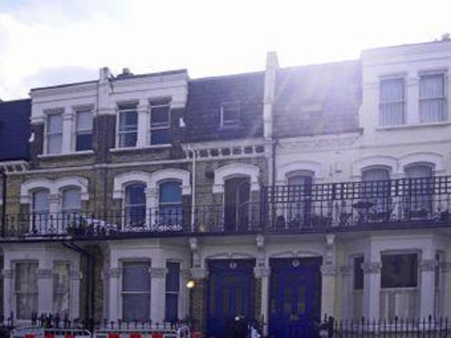 4 Bedrooms Flat for rent in Rostrevor Road, London SW6