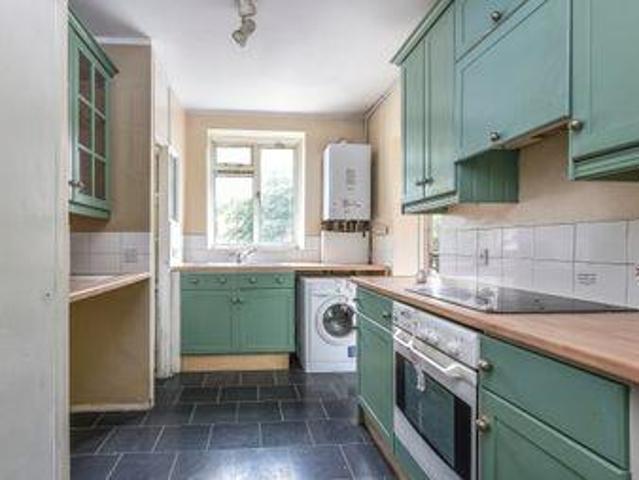 4 Bedrooms Flat for rent in Ravenet Street, London SW11