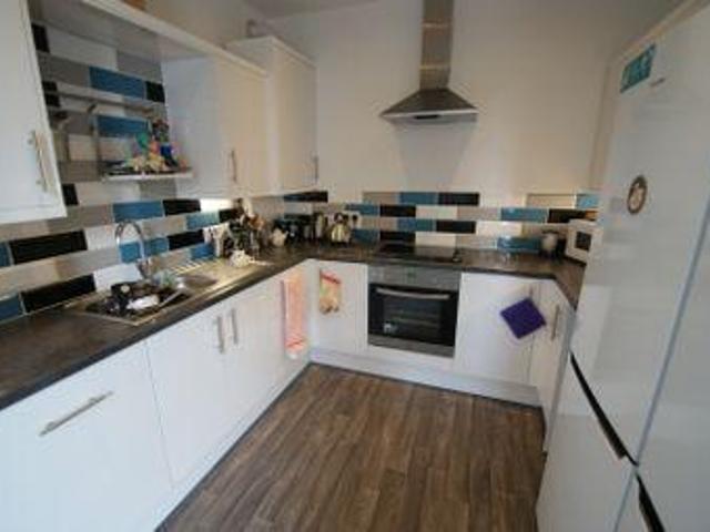 4 Bedrooms Flat for rent in Regent Terrace, Hyde Park, Leeds LS6