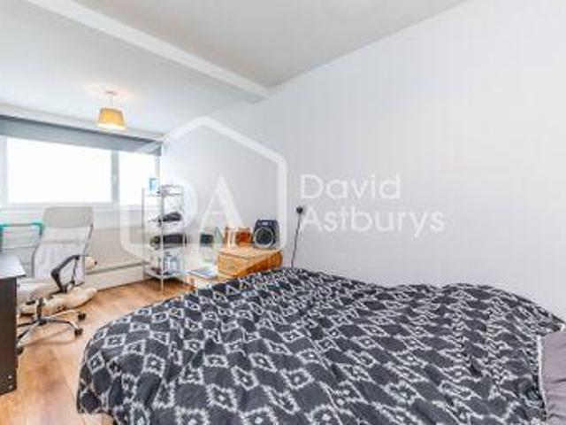 4 Bedrooms Flat for rent in Wager Street, Mile End Bow, London E3