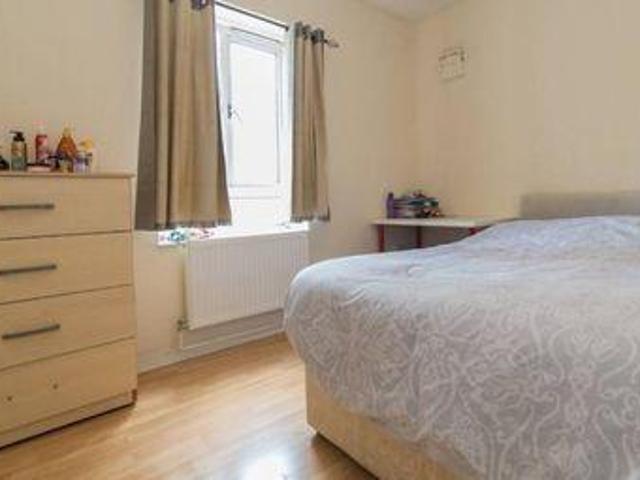4 Bedrooms Flat for rent in Wallwood Street, Mile End, London E14