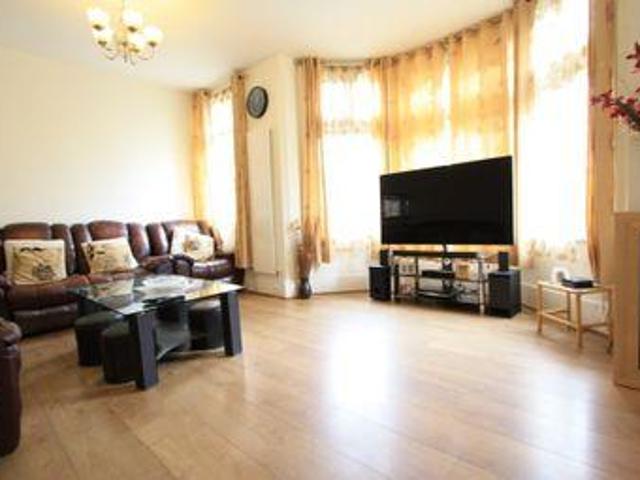 4 Bedrooms Flat for rent in Wandsworth Common, Wandsworth SW18