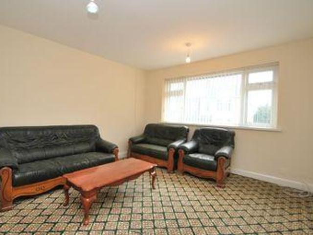 4 Bedrooms Flat for rent in Wentloog Road, Cardiff CF23
