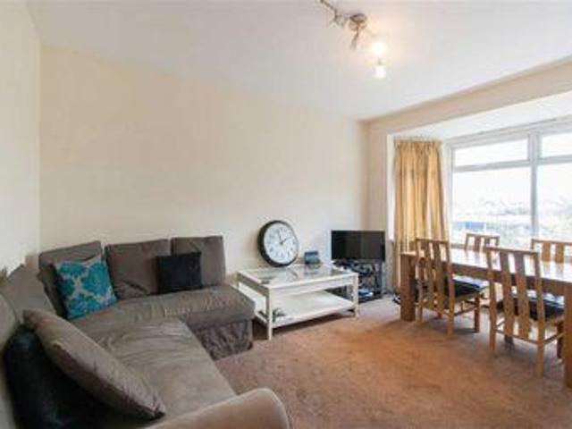 4 Bedrooms Flat for rent in Western Avenue, London W3