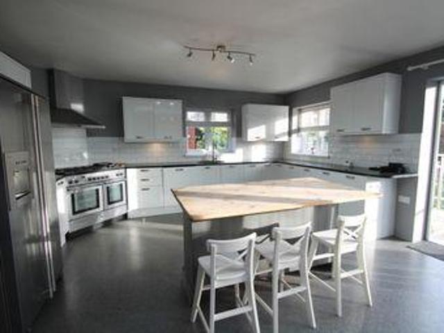 4 Bedrooms Flat for rent in Wilbury Crescent, Hove BN3