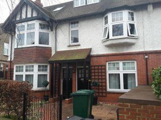 4 Bedrooms Flat for rent in Wilbury Crescent, Hove BN3