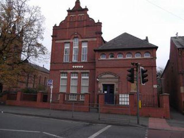 4 Bedrooms Flat for rent in Wilmslow Road, Didsbury, Manchester M20