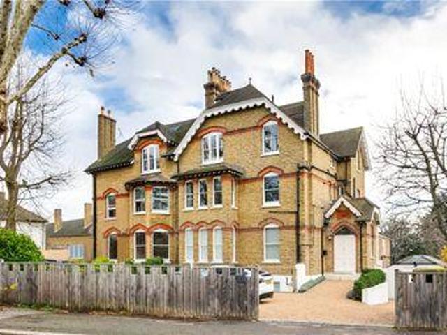 4 Bedrooms Flat for rent in The Briars, 6 Lake Road SW19