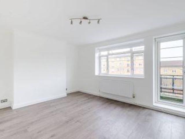 4 Bedrooms Flat for rent in Thorncroft Street, Nine Elms SW8