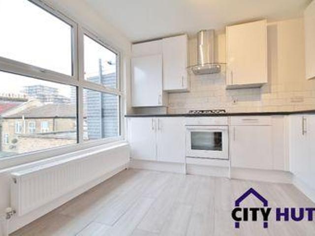 4 Bedrooms Flat for rent in Turnpike Mews, Turnpike Lane, London N8