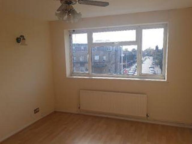 4 Bedrooms Flat for rent in Uxbridge Road, Hayes UB4