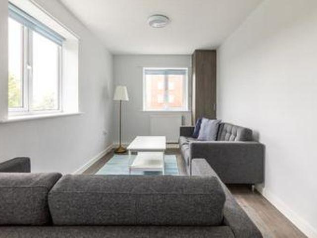 4 Bedrooms Flat for rent in Victoria Court Mews, Victoria Road, Hyde Park, Leeds LS6