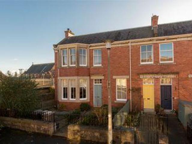 4 Bedrooms Flat for sale in 20 Bangholm Bower Avenue, Trinity EH5