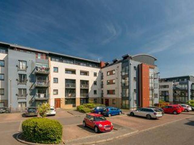 4 Bedrooms Flat for sale in 6/19 East Pilton Farm Avenue, Fettes EH5