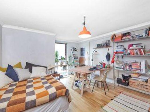 4 Bedrooms Flat for sale in Camden Road, Camden NW1