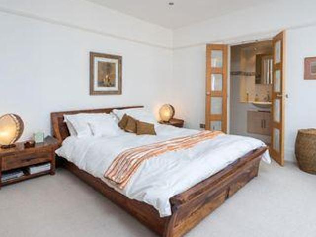 4 Bedrooms Flat for sale in Cholmley Gardens, Hillfield Road, London NW6