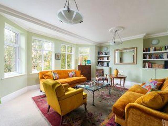 4 Bedrooms Flat for sale in Cholmley Gardens, London NW6