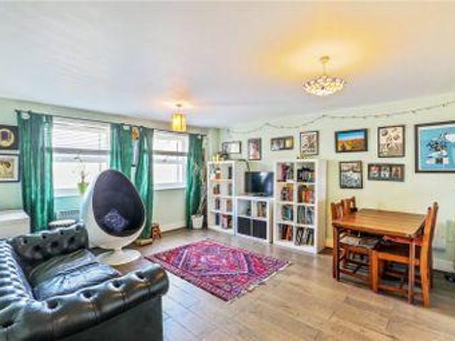 4 Bedrooms Flat for sale in Bromley Street, London E1