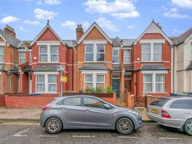 4 Bedrooms Flat for sale in Larch Road, London NW2