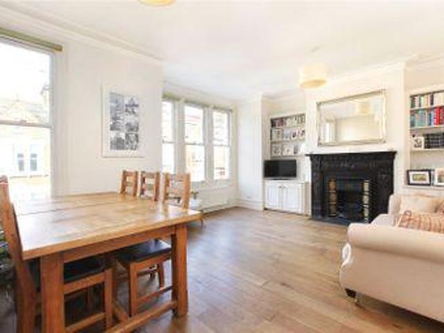 4 Bedrooms Flat for sale in Lynn Road, Clapham South, London SW12
