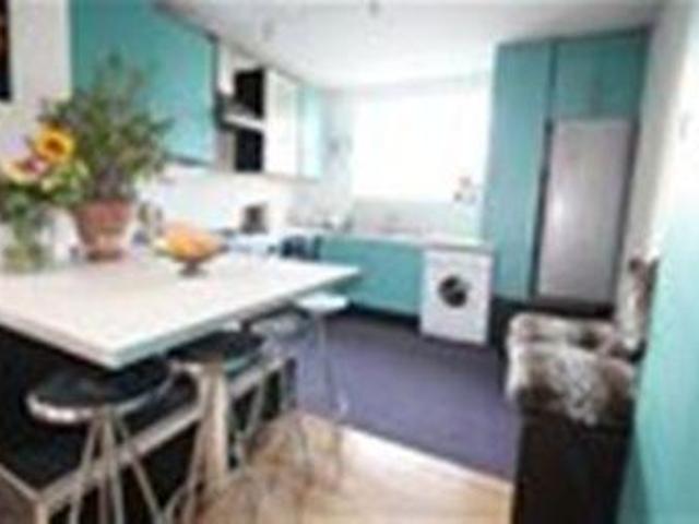 4 Bedrooms Flat for sale in Streatham High Road, Streatham Common SW2