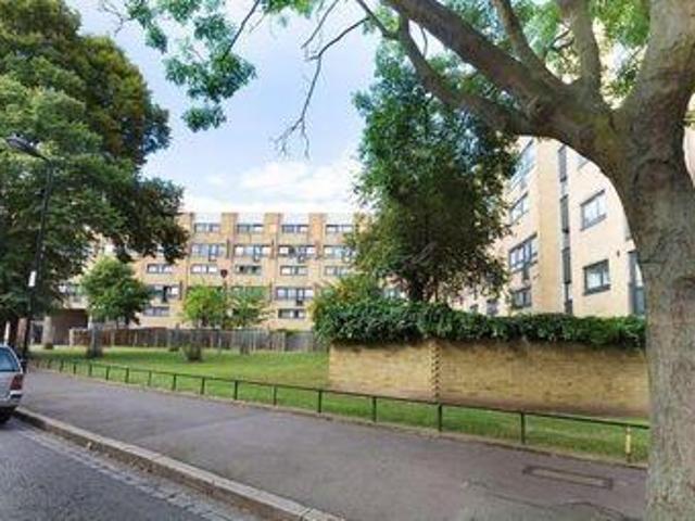 4 Bedrooms Flat for sale in Queens Drive, London N4