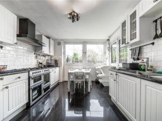 4 Bedrooms Flat for sale in Rowley Gardens, Manor House, London N4