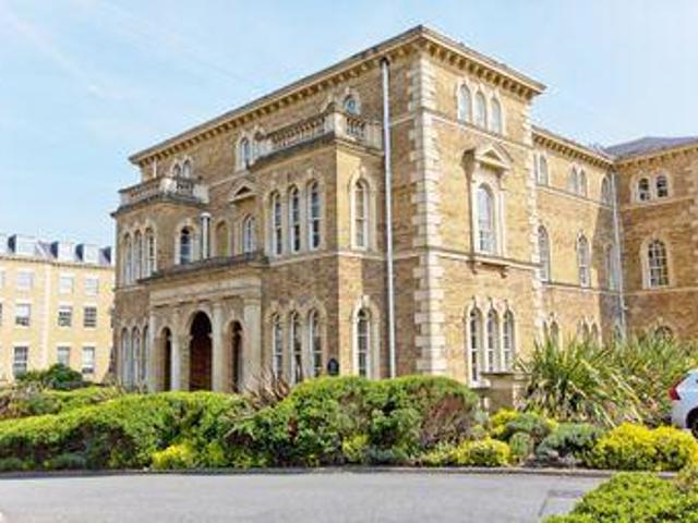 4 Bedrooms Flat for sale in Royal Drive, London N11