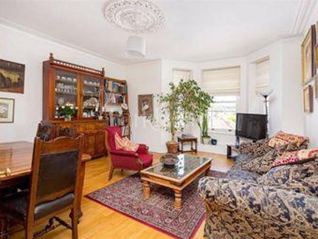 4 Bedrooms Flat for sale in West End Lane, London NW6
