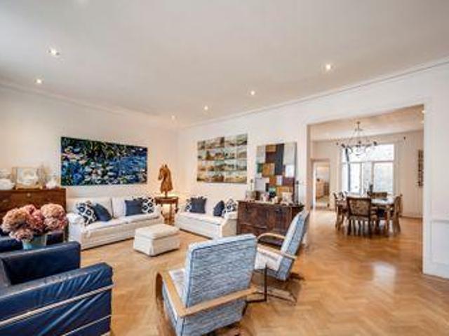 4 Bedrooms Flat for sale in Wilton Crescent, London SW1X