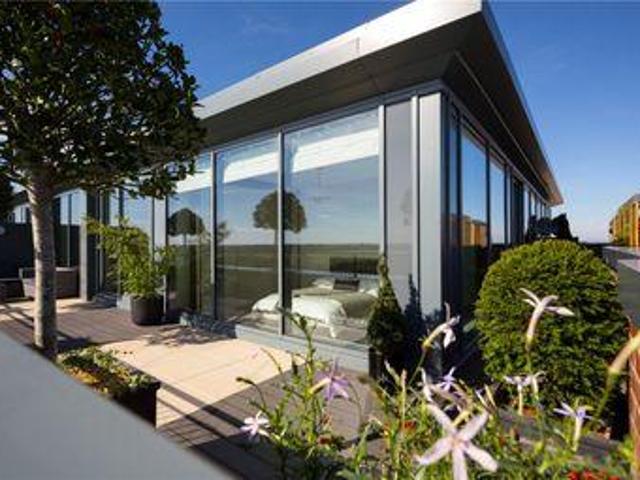 4 Bedrooms Flat for sale in The Residence, Bishopthorpe Road, York YO23