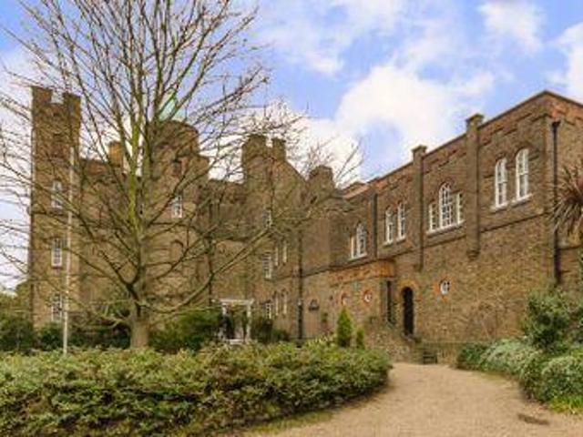4 Bedrooms Flat for sale in Vanbrugh Castle, Greenwich, London SE10