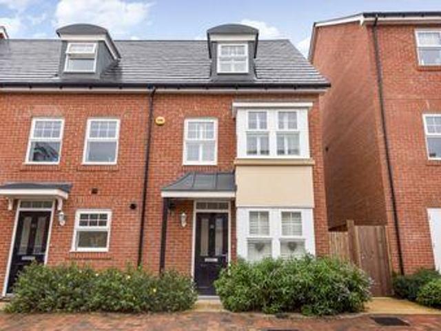 4 Bedrooms for rent in Mackintosh Street, Bromley BR2