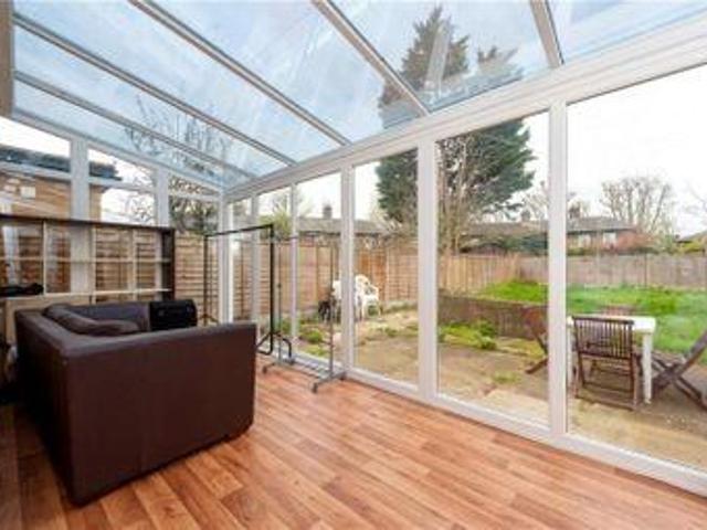 4 Bedrooms for rent in Macquarie Way, Canary Wharf, London E14