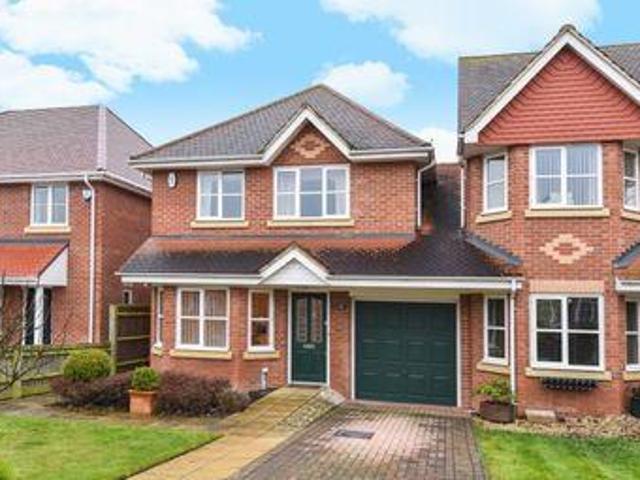 4 Bedrooms for rent in Marcham Road, Drayton, Abingdon OX14