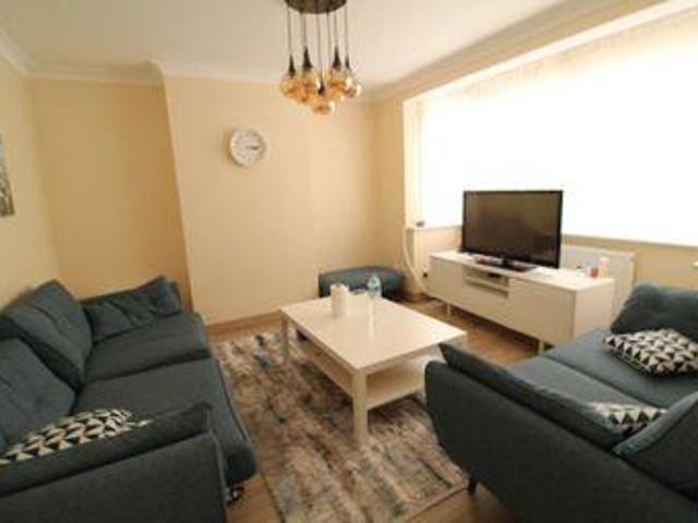 4 Bedrooms for rent in Markmanor Avenue, London E17