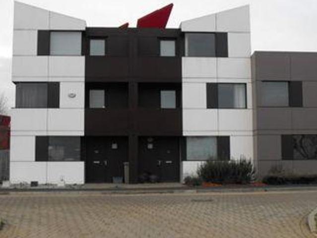 4 Bedrooms for rent in Milland Way, Oxley Park, Milton Keynes MK4