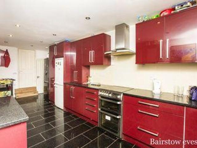 4 Bedrooms for rent in Millias Road, Leyton E11