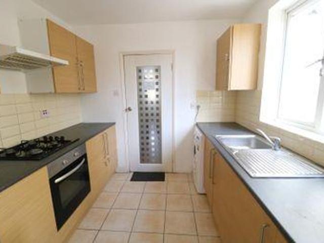 4 Bedrooms for rent in Nags Head Road, Enfield EN3