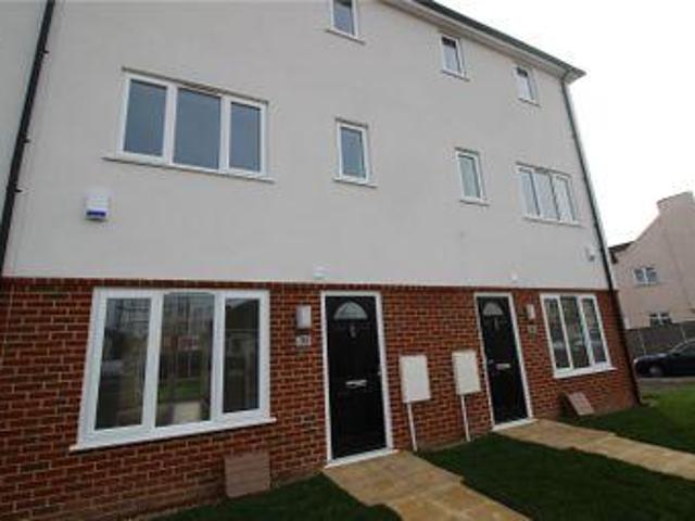 4 Bedrooms for rent in Norman Road, Belvedere, Kent DA17