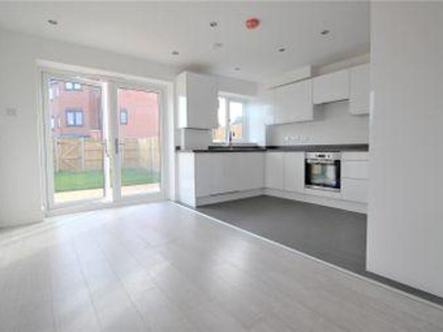 4 Bedrooms for rent in Norman Road, Belvedere, Kent DA17