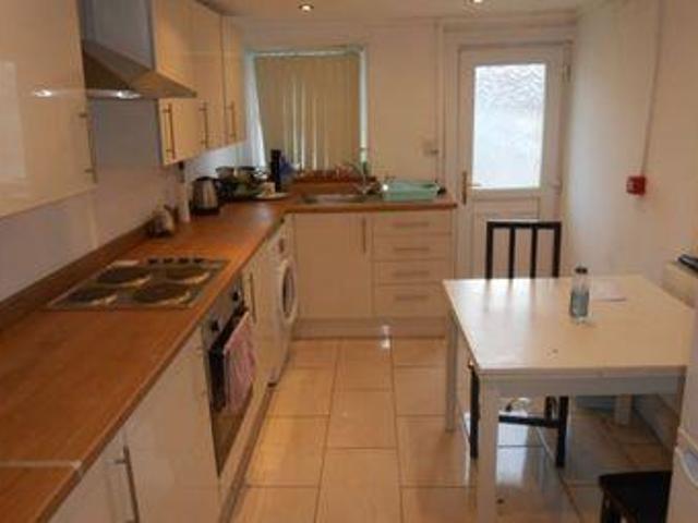 4 Bedrooms for rent in Oystermouth Road, Swansea SA1