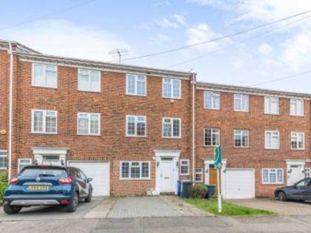 4 Bedrooms for rent in Oakview Gardens, East Finchley, London N2