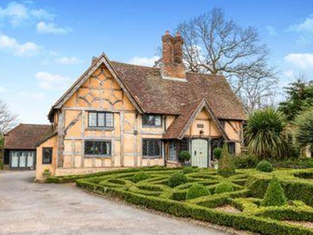 4 Bedrooms for rent in Old Portsmouth Road, Artington, Guildford GU3