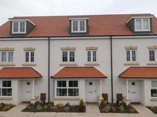 4 Bedrooms for rent in Olympia Way, Hucknall NG15