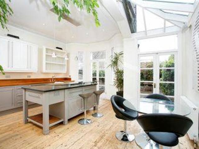 4 Bedrooms for rent in Onslow Road, Richmond TW10